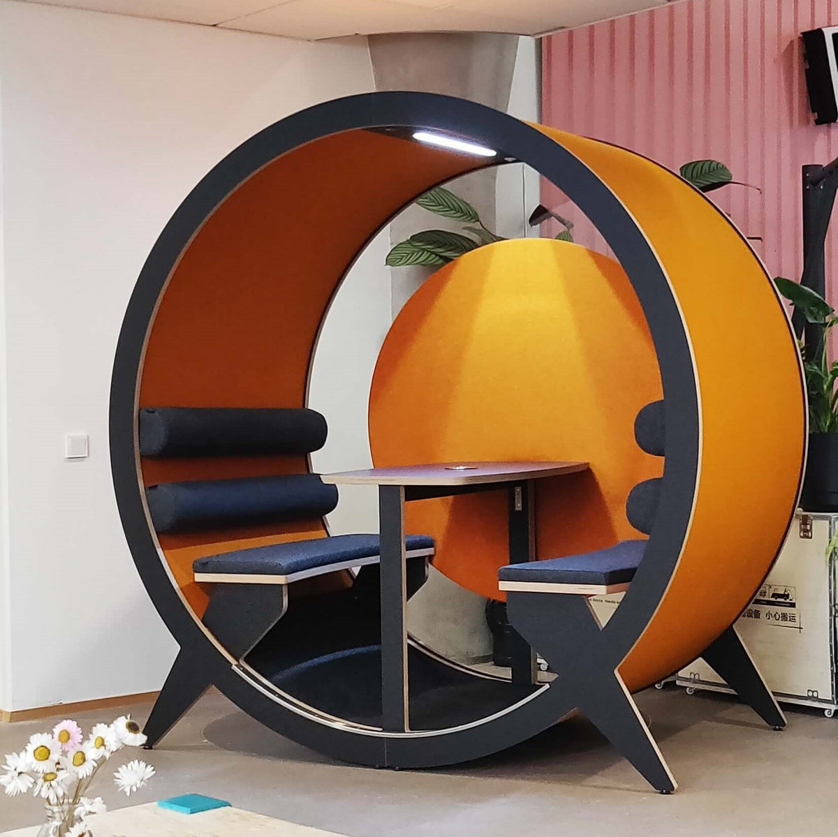 BlockO - The most eye-catching meeting pod