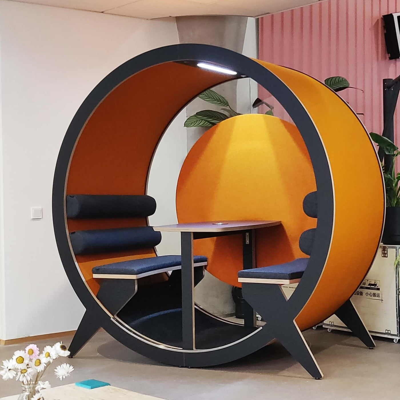 BlockO - The most eye-catching meeting pod