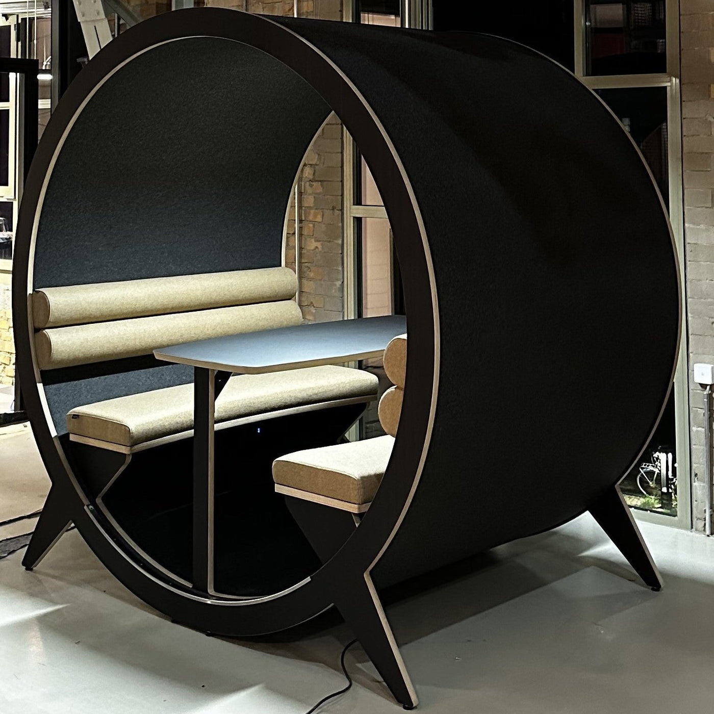 BlockO - The most eye-catching meeting pod